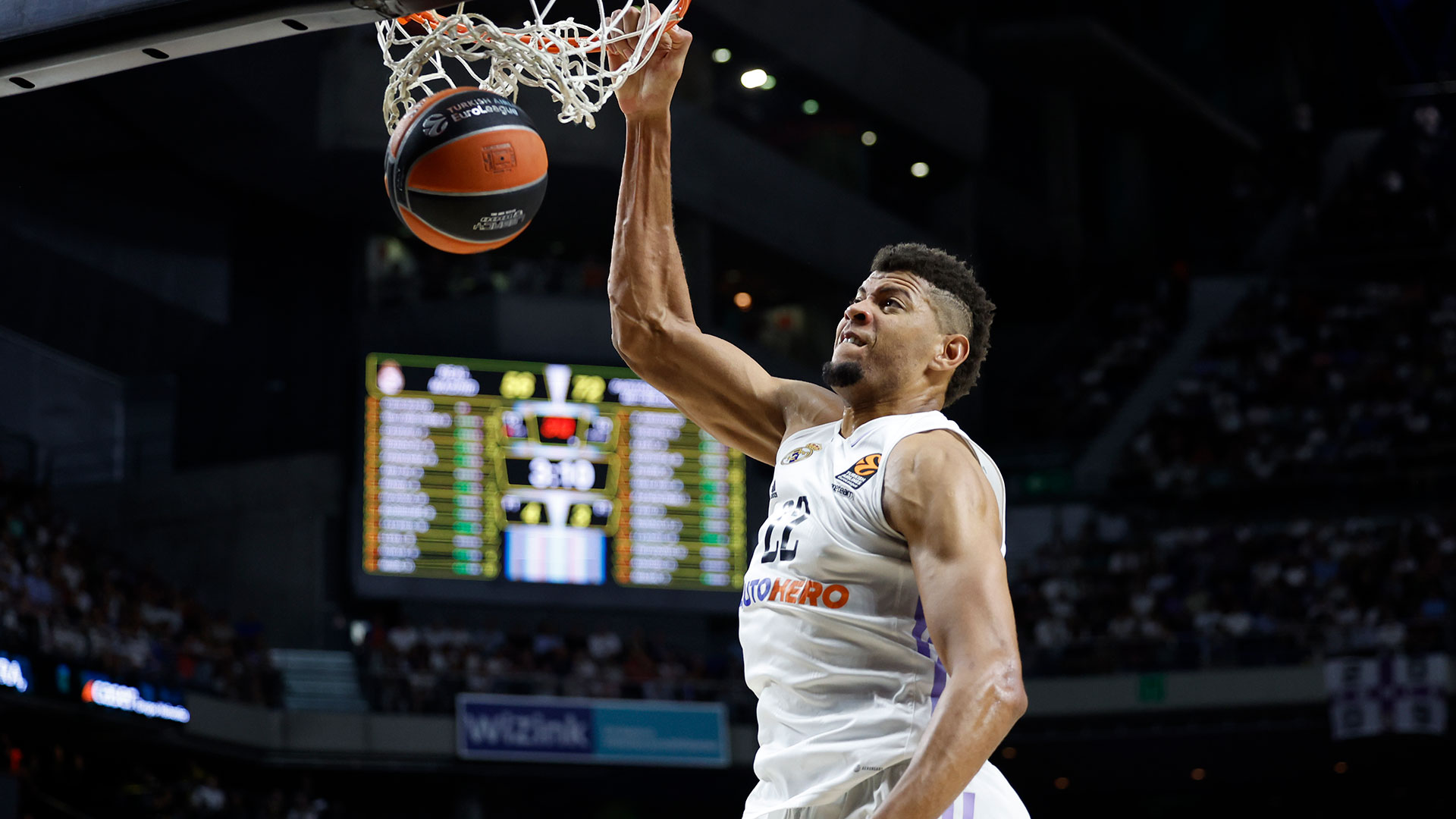 Tavares, MVP de abril y mayo en la Euroliga| Real Madrid C.F.