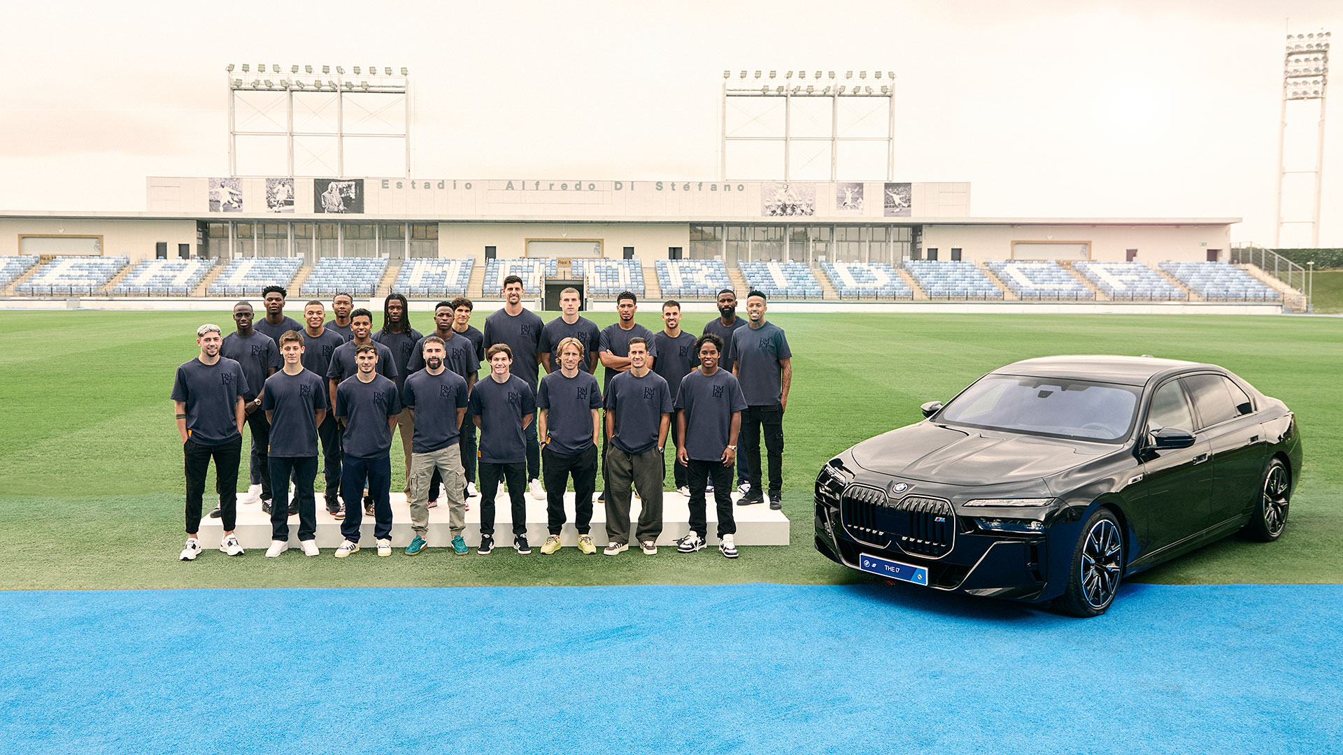 BMW Spain present new official cars to the football team