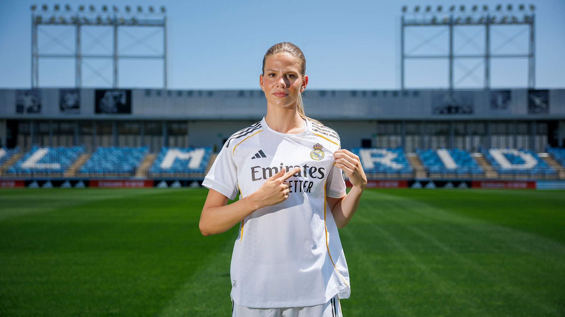 Official Announcement: Bella Andersson