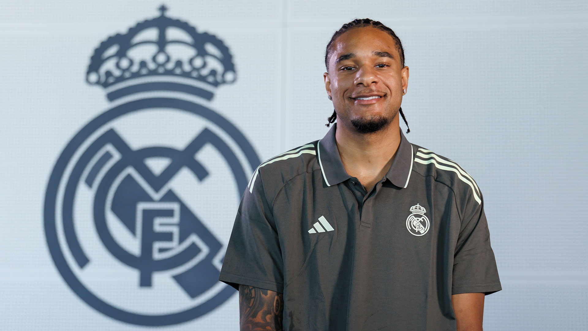 Okeke: "Jugar en el Real Madrid va a ser una experiencia muy emocionante"
