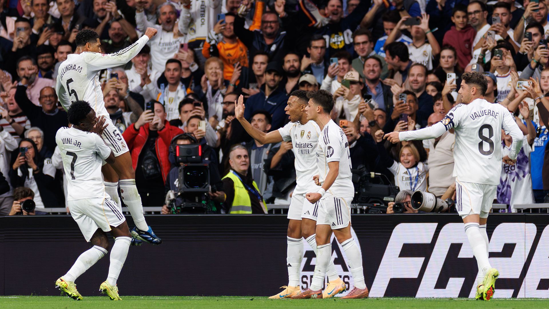 Onces iniciales del Real Madrid y del Valencia
