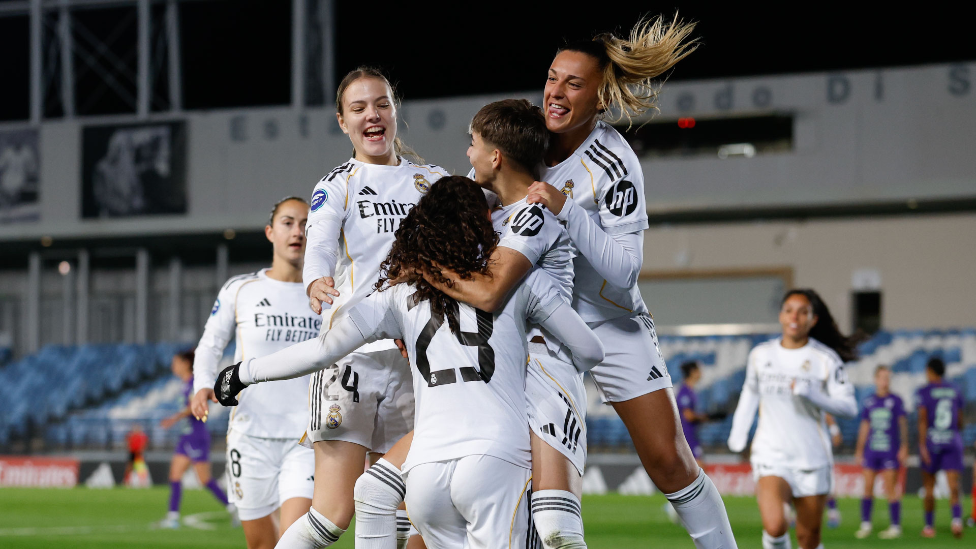 El Real Madrid golea y suma su 7ª victoria consecutiva