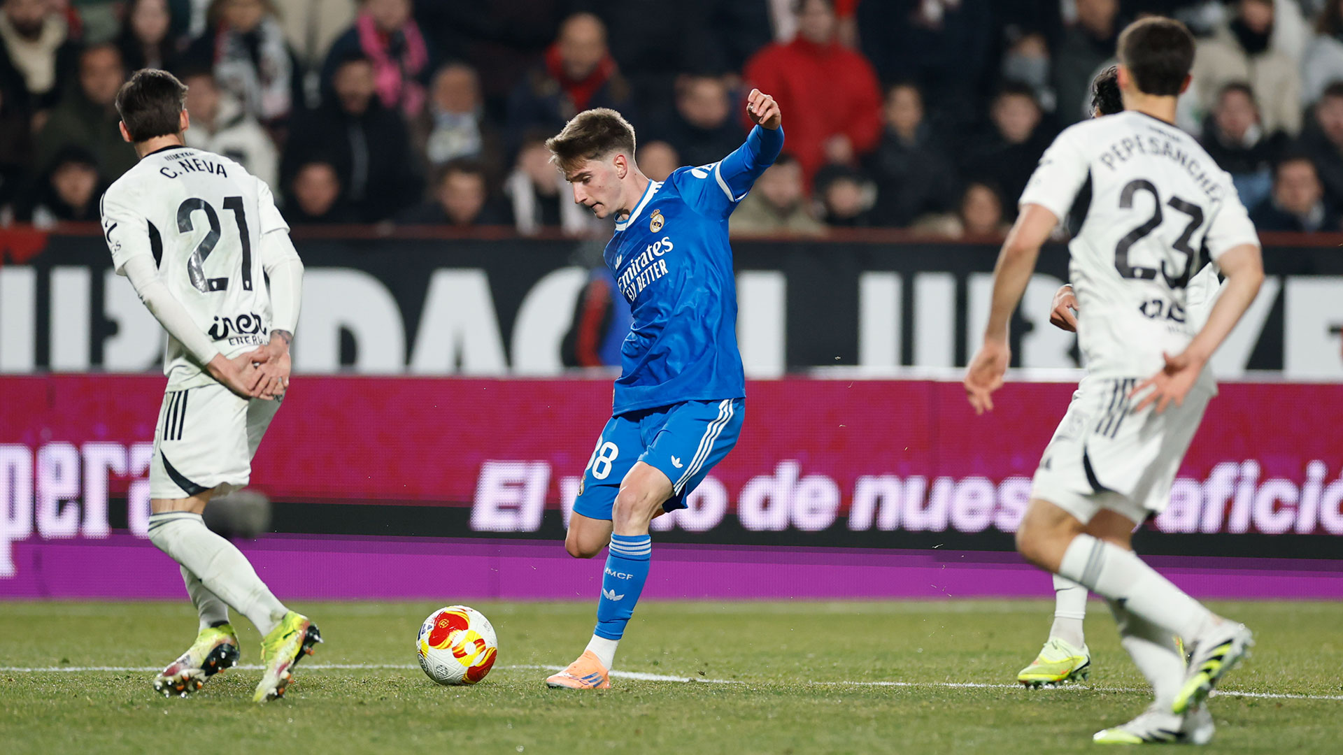 Palacios and Manuel Ángel make official Real Madrid debuts