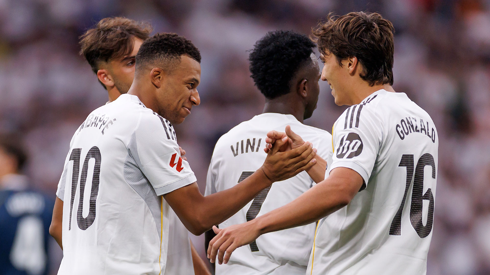 Onces iniciales del Real Madrid y del Levante