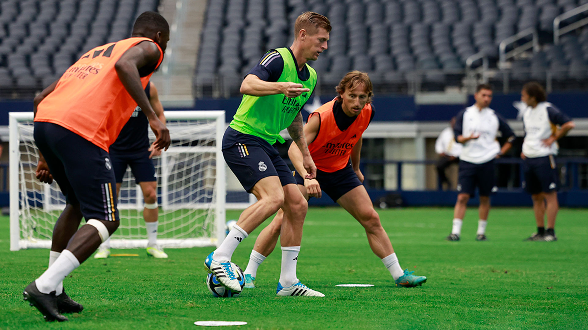 Nuevo entrenamiento en el AT&T Stadium de Dallas| Real Madrid C.F.